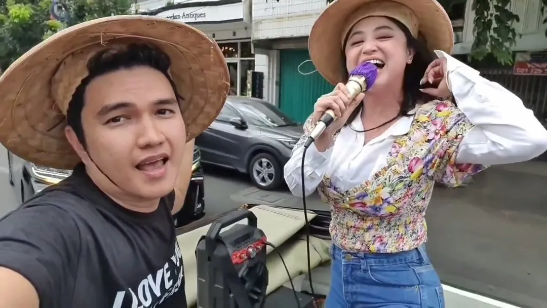 Meski Disebut Suka Pansos, Ini Alasan Dewi Perssik Masih Mau Berteman ... Meski Disebut Suka Pansos, Ini Alasan Dewi Perssik Masih Mau Berteman ...
