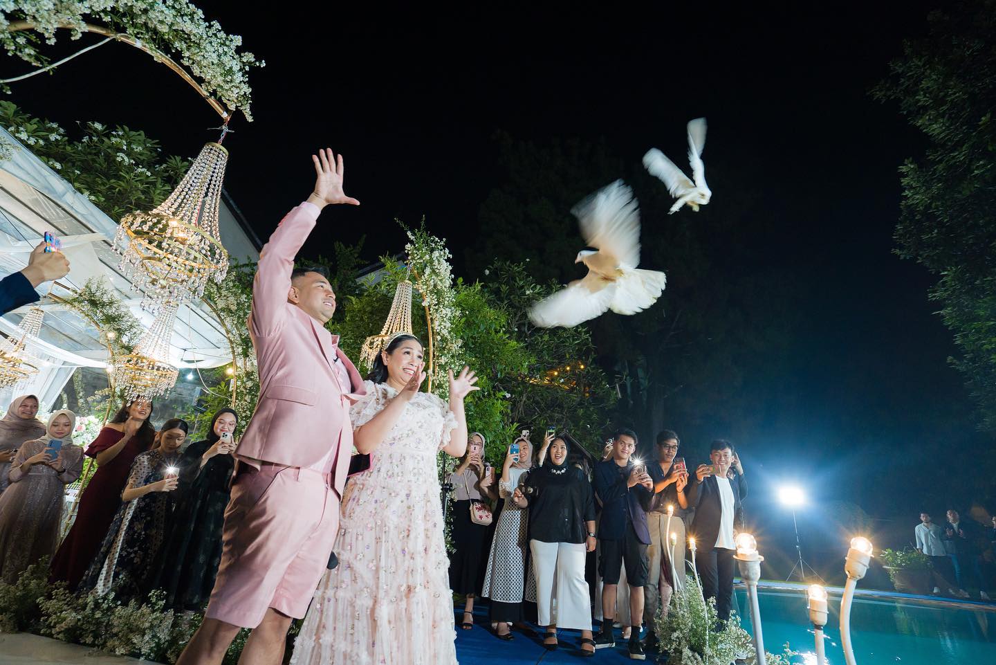 8 Potret Nagita Slavina dan Raffi Ahmad Rayakan Anniversary ke-8 ... 8 Potret Nagita Slavina dan Raffi Ahmad Rayakan Anniversary ke-8 ...