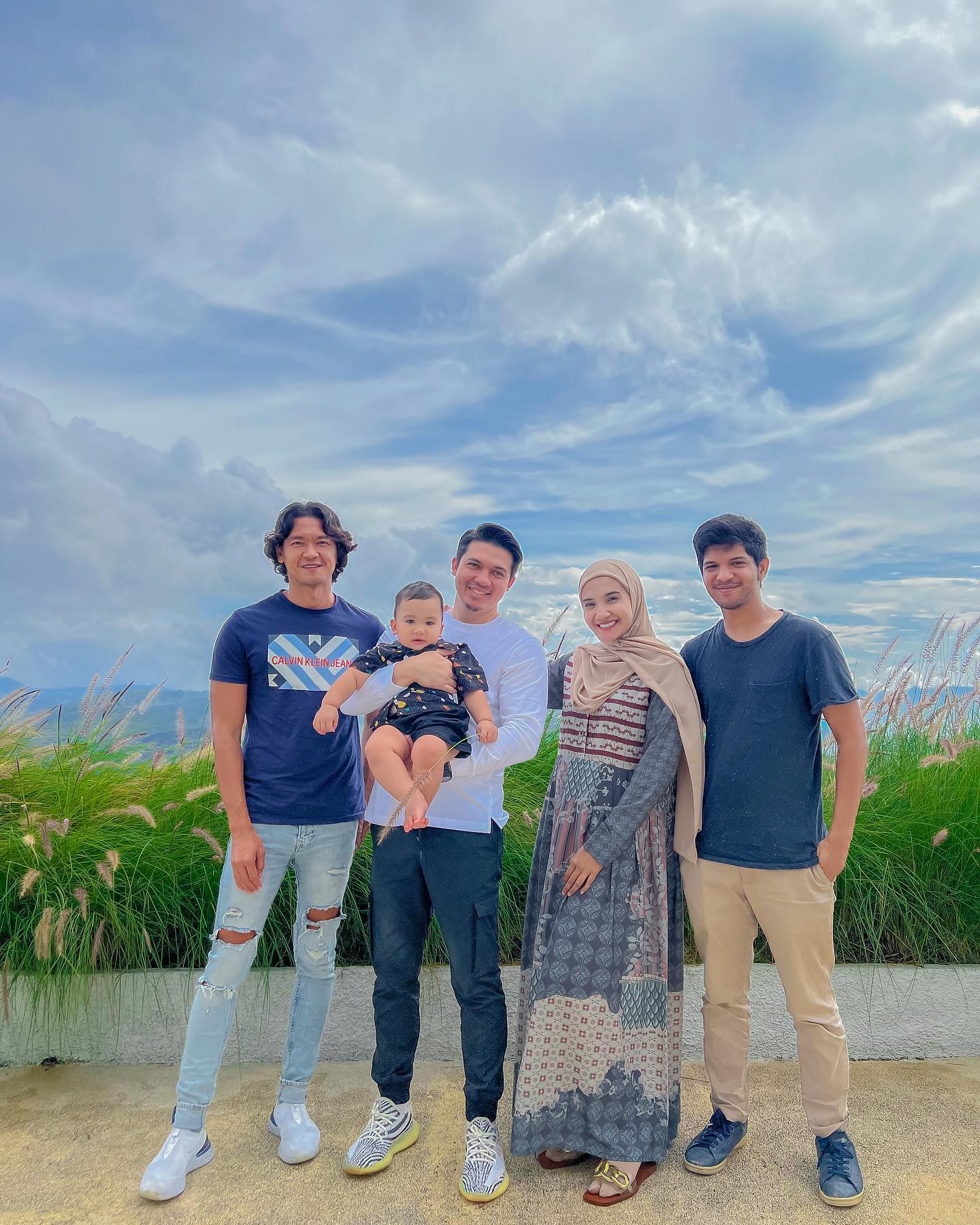 7 Potret Terbaru Yusuf Sungkar Adik Shireen dan Zaskia Sungkar, Duda di ... 7 Potret Terbaru Yusuf Sungkar Adik Shireen dan Zaskia Sungkar, Duda di ...