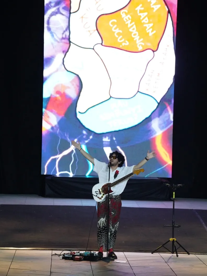 Pagelaran Seni 'Simfoni Lavani' Ramai Dihadiri Sederet Artis, Kunto Aji ...