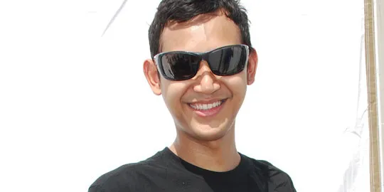 Bondan, Satu-Satunya Musisi Indonesia Di Jakarta Jam! '10 - KapanLagi.com