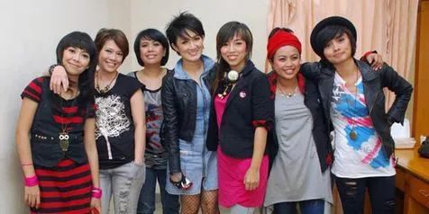 S.H.E Tak Tersaingi Kehadiran Girlband - KapanLagi.com