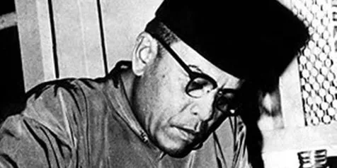 Biografi Buya Hamka Singkat dan Lengkap, dari Lahir - Jadi Pahlawan ...