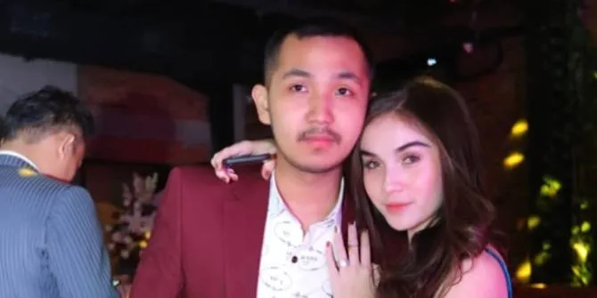 Happy, Elina Joerg Receives THR in the Form of an Alphard Car from Gusti Ega, Her Lover