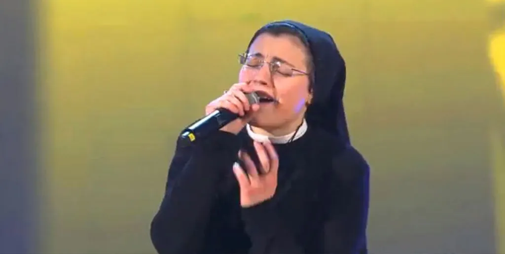 Heboh, Suster Gereja Yang Kejutkan Para Juri The Voice! - KapanLagi.com