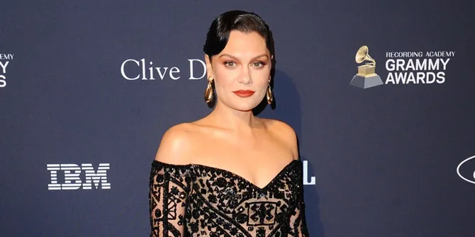 Jessie J Suffers Miscarriage, Stays Strong and Decides to Perform at ...