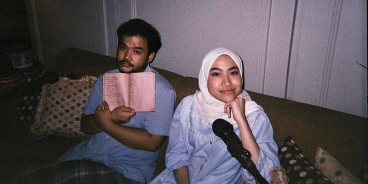 Lirik Lagu TOLONG! KAMI BUTUH BANTUAN! - Rasukma, Tentang Rasa Iri ... Lirik Lagu TOLONG! KAMI BUTUH BANTUAN! - Rasukma, Tentang Rasa Iri ...