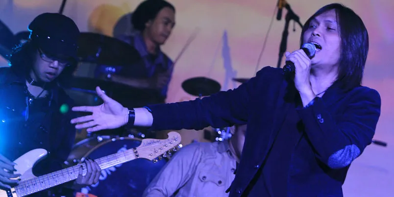 Once Mikael: Musisi Muda Harus Tiru Sosok Om Chrisye - KapanLagi.com