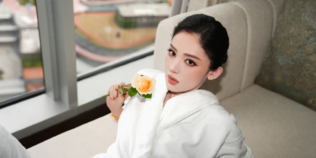Latest Profile of Gulnazar 2025, Viral Chinese Artist Due to Her Beauty ...