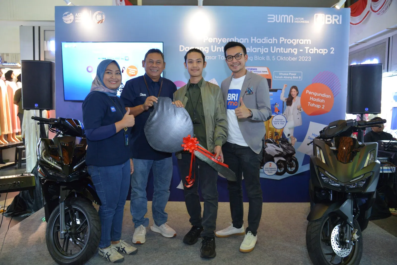 Surprise Banget, BRI Tebar Hadiah Undian Promo Menarik di Pasar Tanah ...