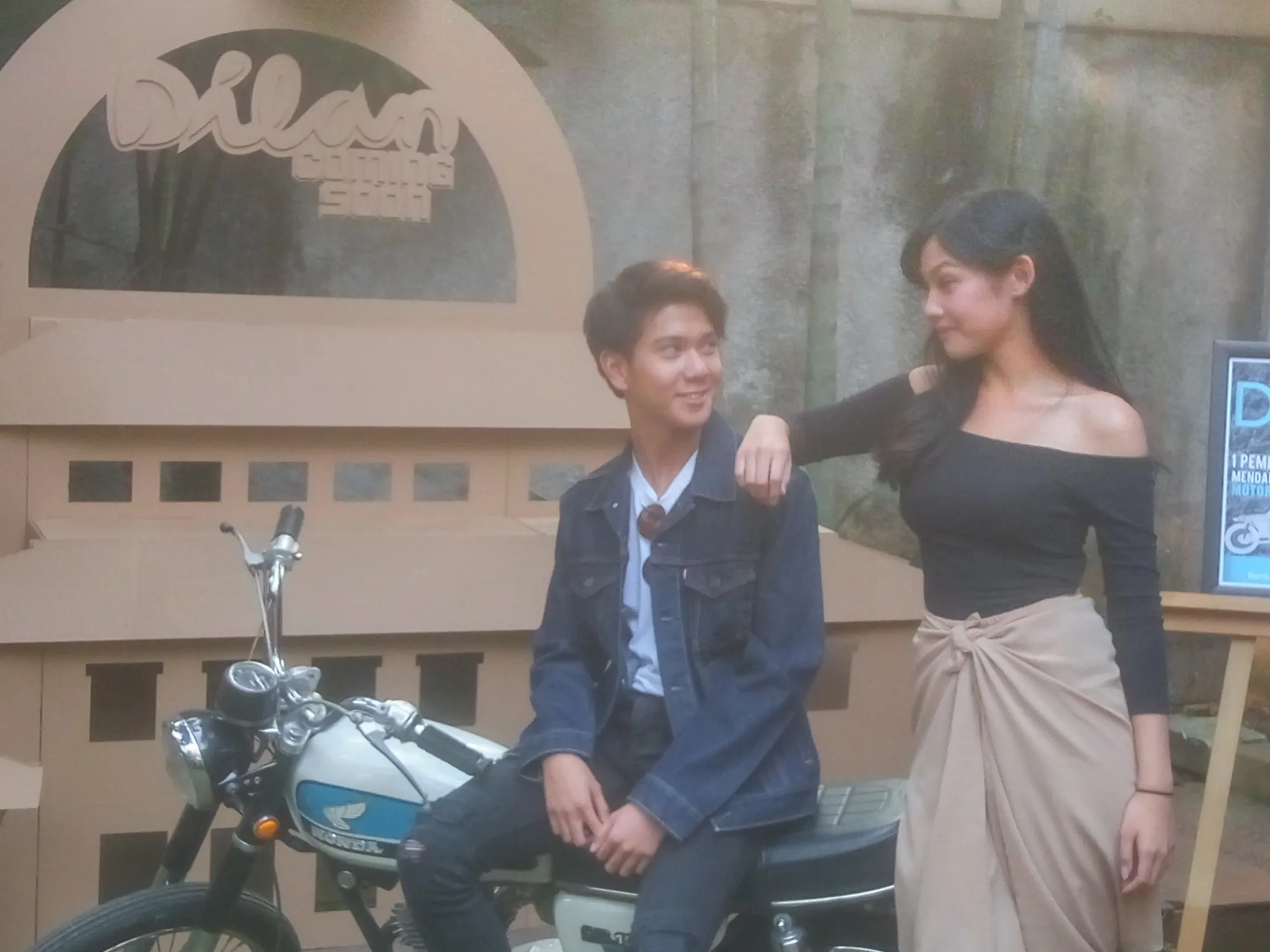 Terkuak! Iqbaal CJR Resmi Perankan Dilan Versi Layar Lebar - KapanLagi.com