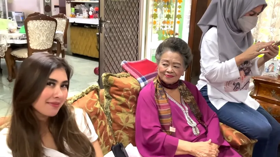 Nenek Raffi Ahmad Kembali Dilarikan Ke Rumah Sakit, Amy Qanita: Doakan ... Nenek Raffi Ahmad Kembali Dilarikan Ke Rumah Sakit, Amy Qanita: Doakan ...