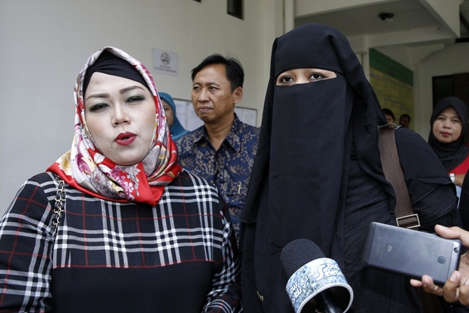 Sidang Putusan Cerai Opick dan Dian Rositaningrum Ditunda - KapanLagi.com Sidang Putusan Cerai Opick dan Dian Rositaningrum Ditunda - KapanLagi.com
