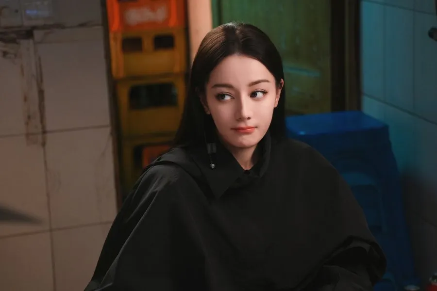 7 Beautiful Portraits of Dilraba Dilmurat that Captured Attention in ...