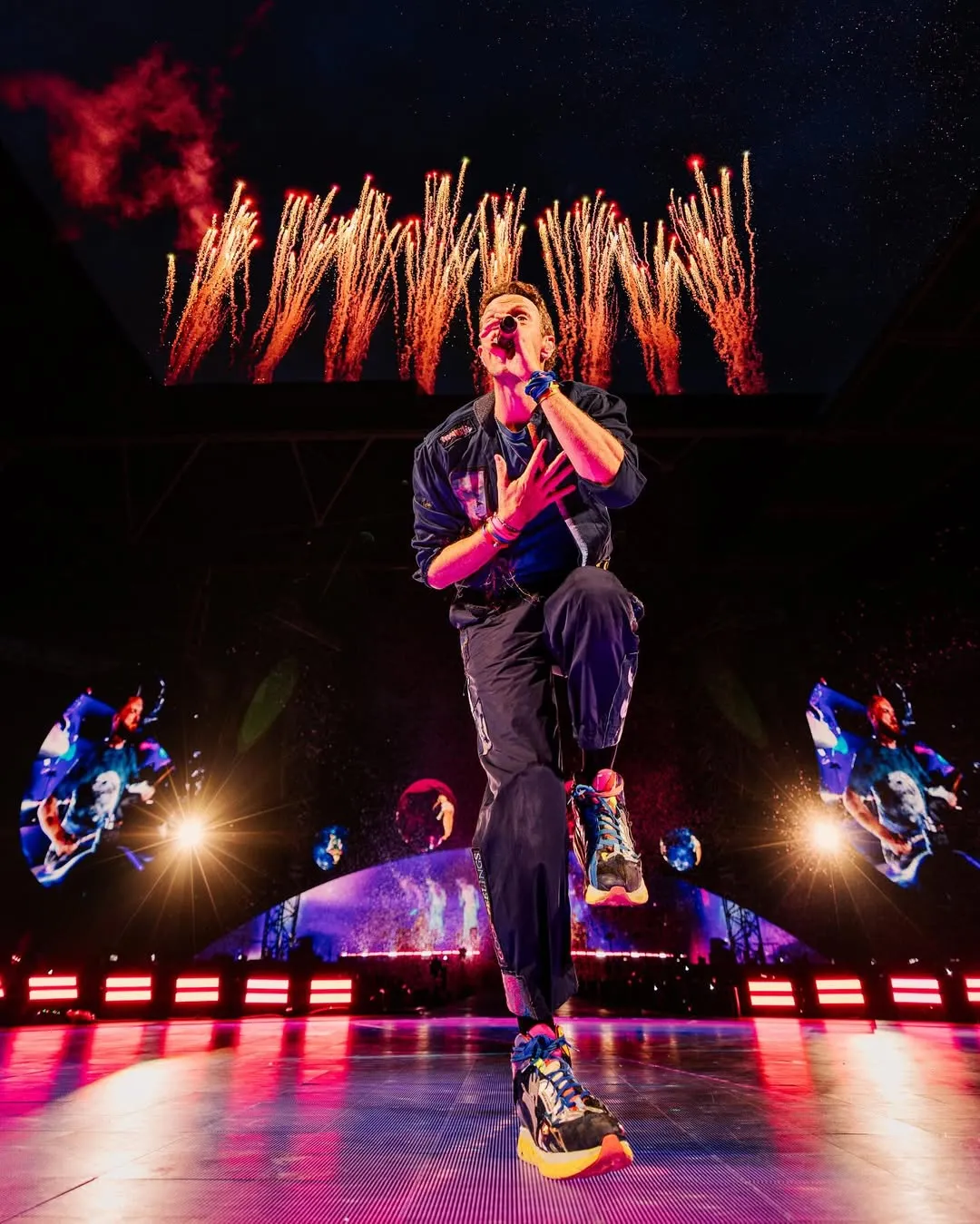Arti dan Makna Lagu Sparks - Coldplay yang Menggambarkan Penyesalan dan ...