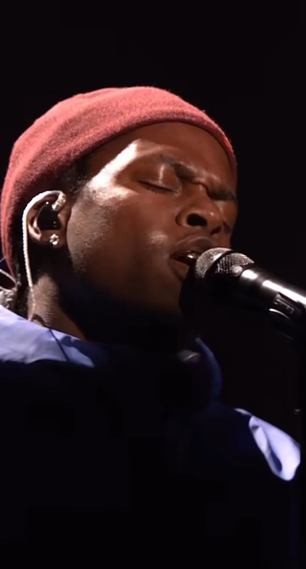 Arti Makna Lagu Blessed - Daniel Caesar, Kisahkan tentang Cinta yang ...