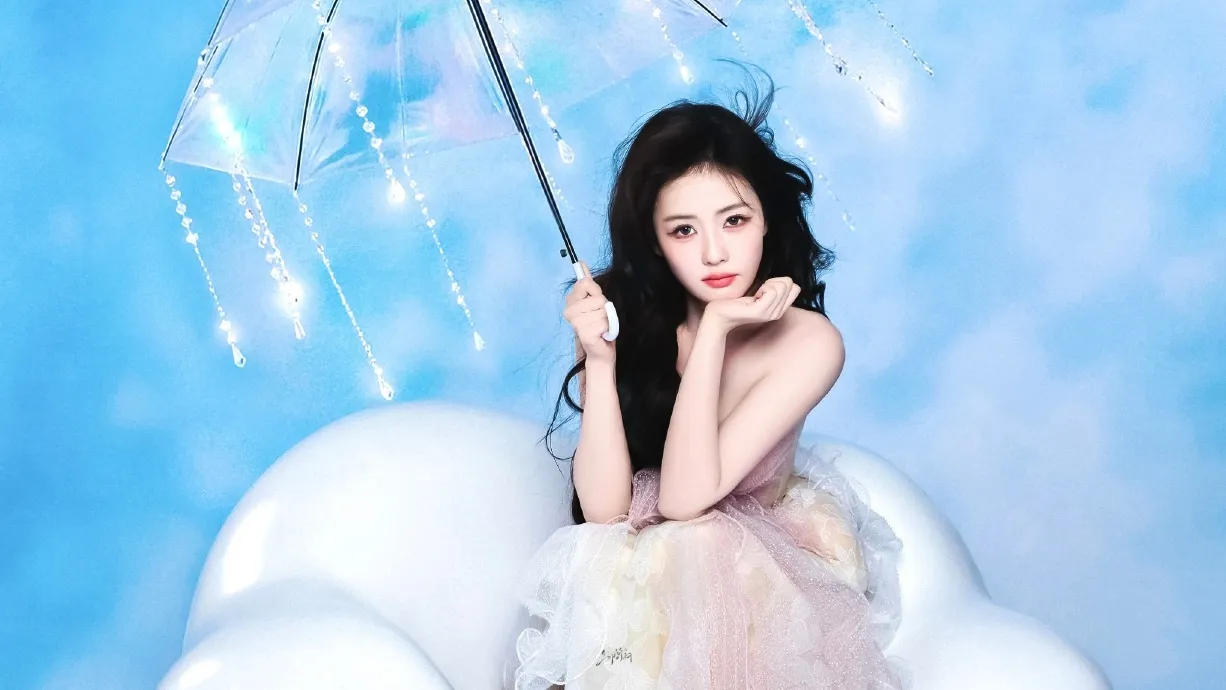 Bai Lu Will Hold a Fanmeeting Concert for 10 Years of Debut, Fans ...