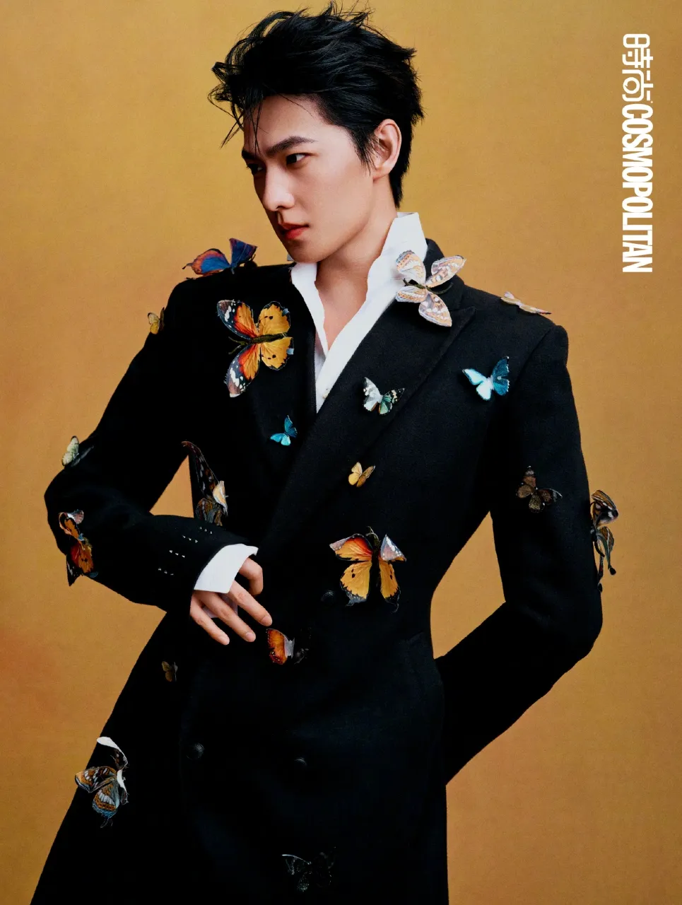 Butterfly Boy! Yang Yang Tampil Artistik di Sampul Ganda Majalah ...