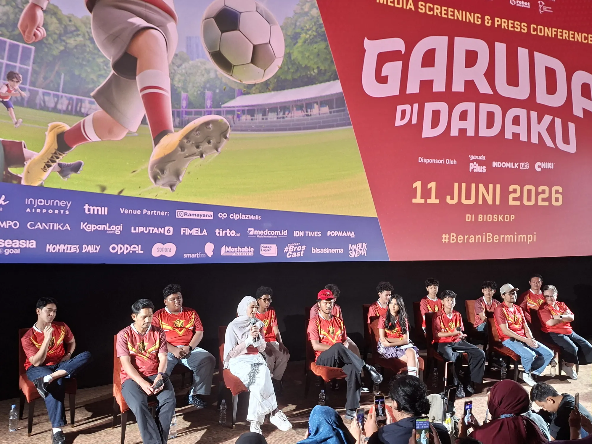 Ciptakan Soundtrack Sendiri, Quinn Salman Menangis Nonton GARUDA DI ...