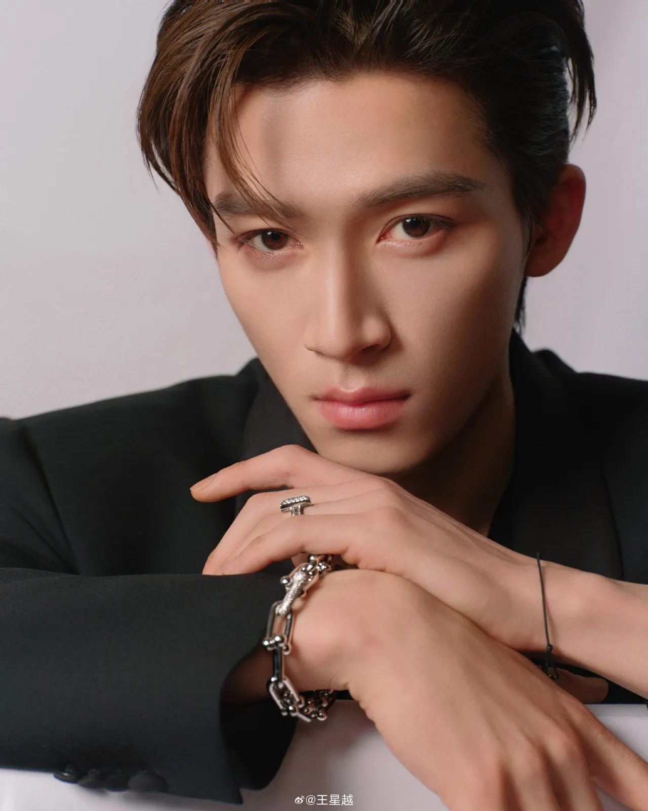 Dari Layar Drama ke Fashion Global, Wang Xingyue Resmi Jadi Brand ...