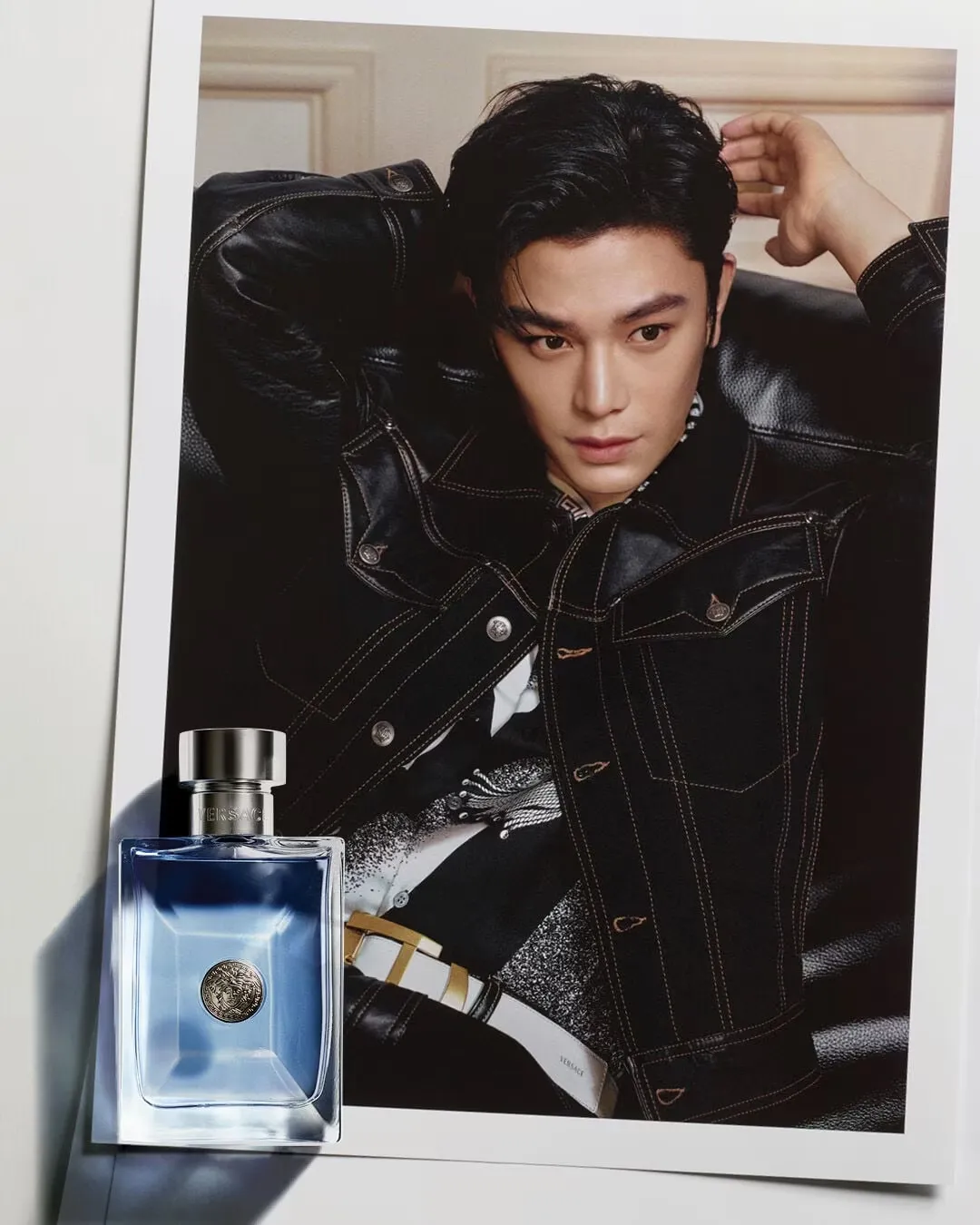 Ding Yuxi Jadi Global Fragrance Ambassador Baru Versace - KapanLagi.com