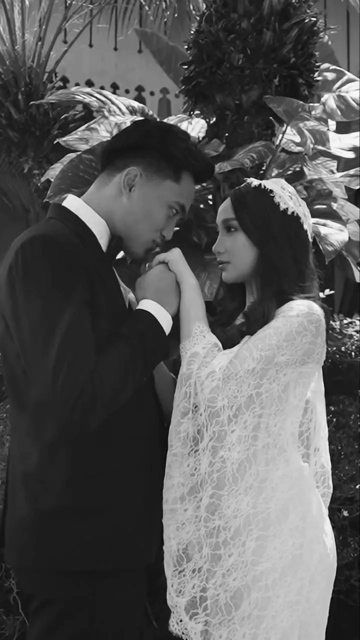 Ernando Ari Bagikan Foto Prewedding Mesra dengan Sang Kekasih, Banjir ...