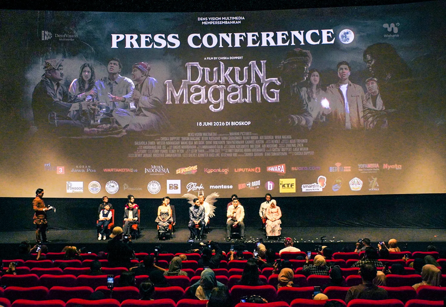 Hana Saraswati Girang Main Komedi di 'DUKUN MAGANG', Keluar dari Zona ...