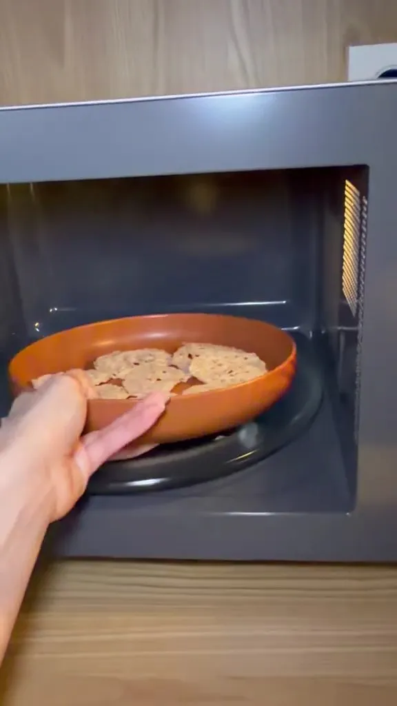 Mahalini Bagikan Tips Memasak Kerupuk di Microwave, Langsung Viral ...