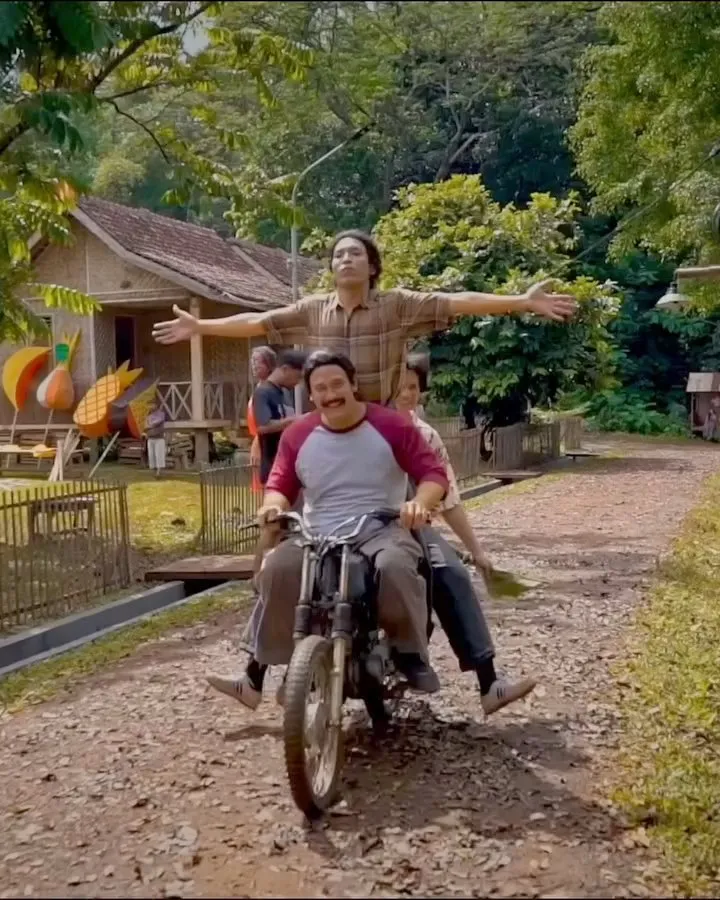 Momen Keseruan di Balik Layar Film Warkop DKI: ViRaLiN dOoOoNg ...