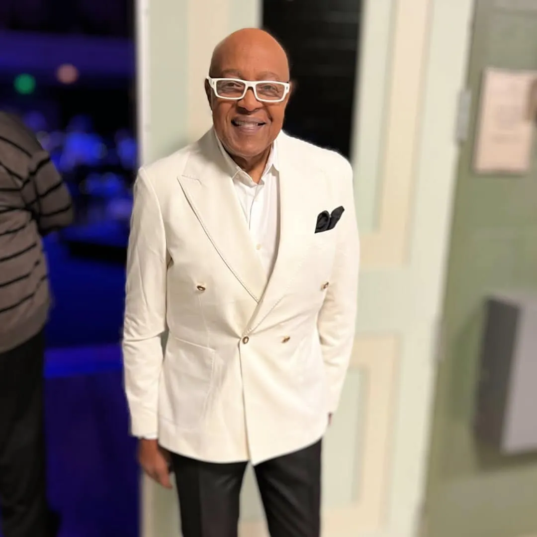Peabo Bryson Penyanyi Soundtrack Film Disney Meninggal Dunia di Usia 75 ...