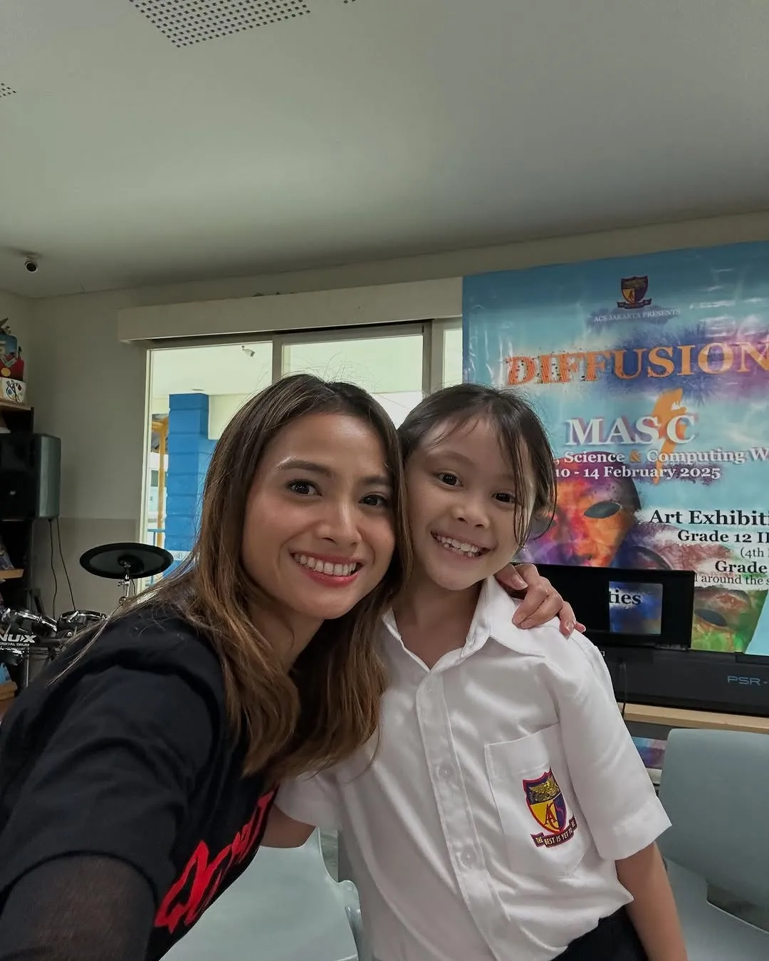 Potret Bridgia Anak Acha Septriasa Nyanyi di Sekolah Sempat Foto Bareng ...
