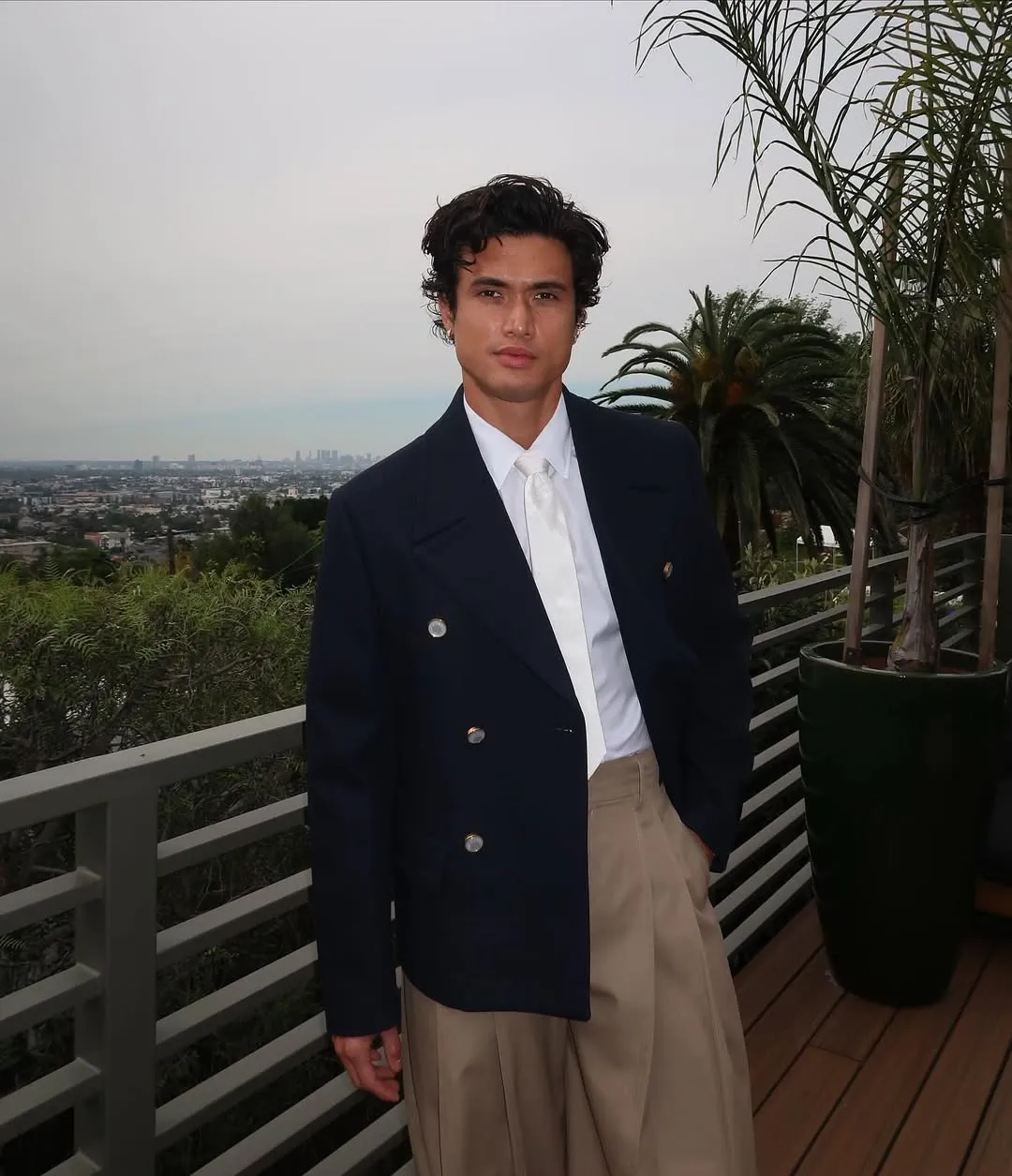 Potret Charles Melton yang Jadi Model Video Klip Lagu Jennie 'Love ...