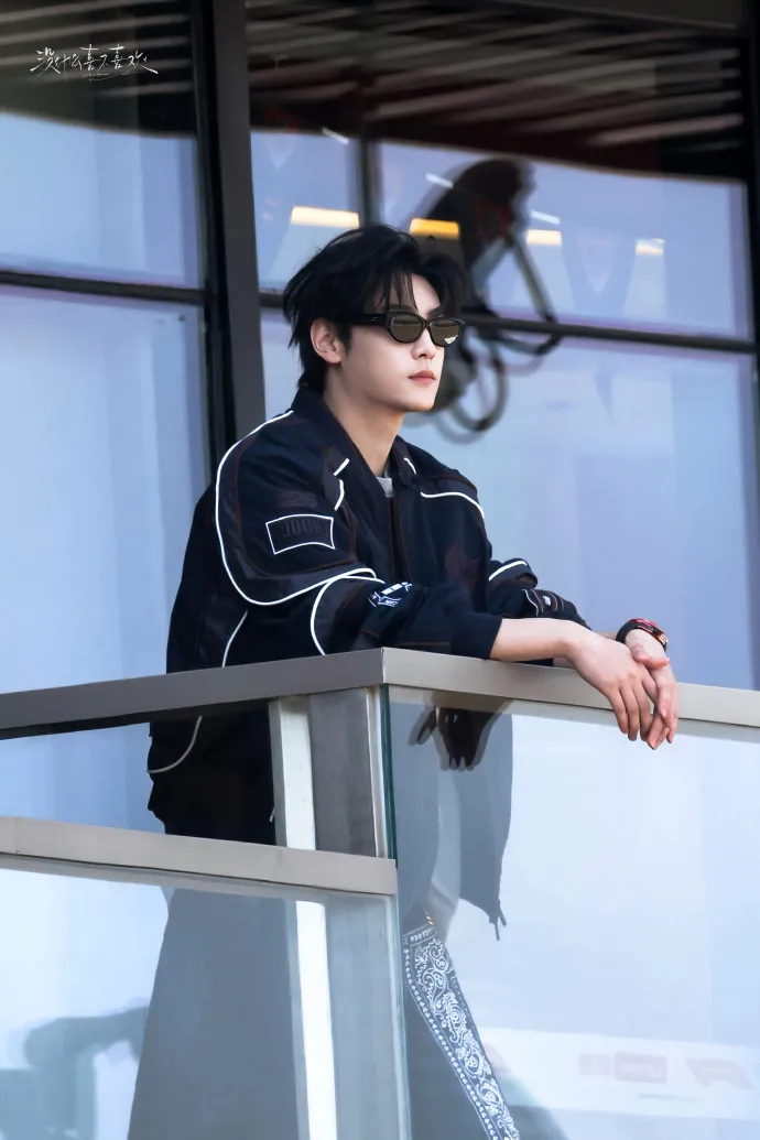 Tian Xuning di Grand Prix F1: Jaket Balap Mewah, Kacamata Hitam, dan ...