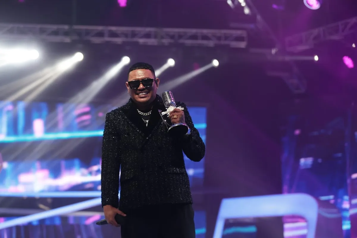 Toton Caribo Wins Trophy at SCTV Music Awards 2026, 15 Years of ...