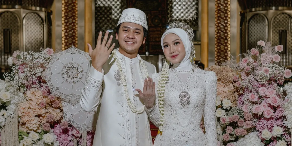 Arbani Yasiz Welcomes Ramadan for the First Time with His Wife ...