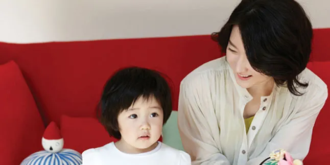 Keluarga Bahagia Bintang Korea Lee Young Ae - KapanLagi.com