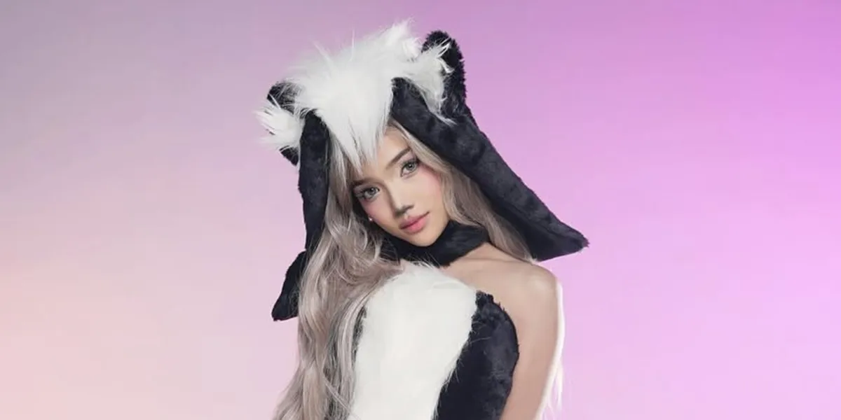 Latest Photoshoot of Fuji as a Ferret, Cute but Not to be Held