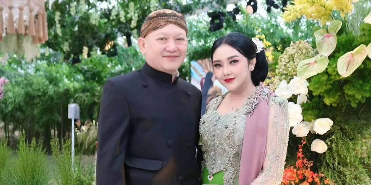 Suci Winata, Wife of Ari Sigit at Darma Mangkuluhur's Wedding ...