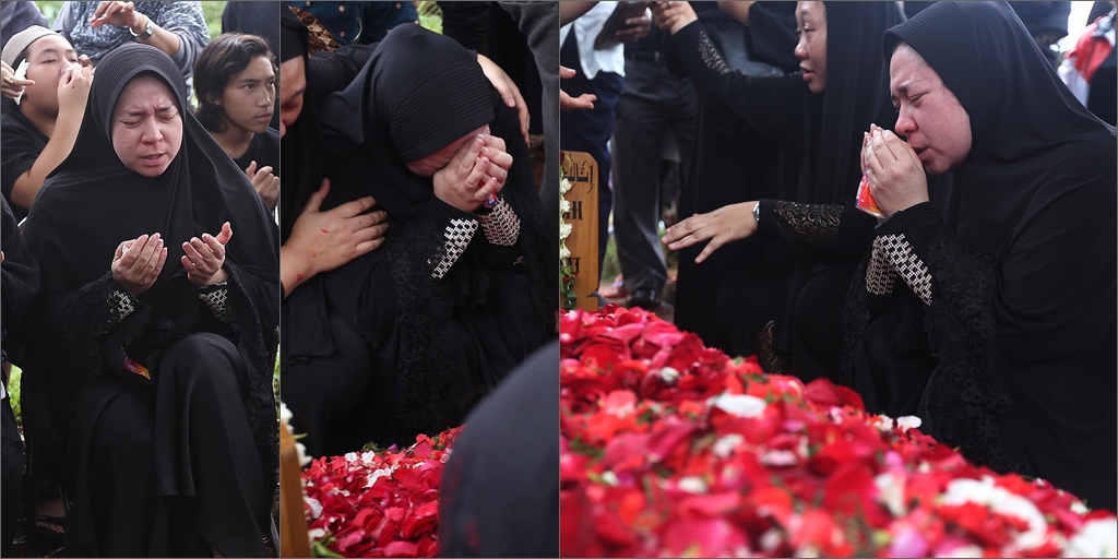 Terpukul, Tangis Melly Goeslaw Pecah di Hadapan Makam Sang Bunda ... Terpukul, Tangis Melly Goeslaw Pecah di Hadapan Makam Sang Bunda ...