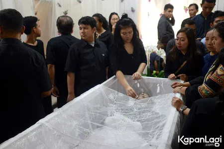 Foto Advent Bangun - #011 - KapanLagi.com