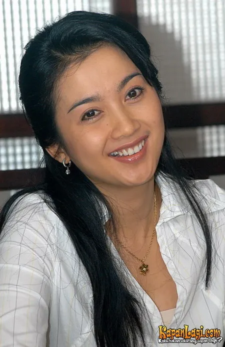 Foto Desy Ratnasari - #9 - KapanLagi.com