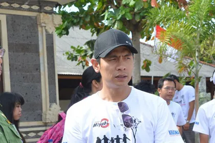 Adi Nugroho Punya Pacar Bule | KapanLagi.com: Video Kapanlagi.com ...