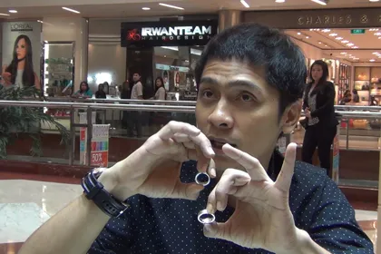 Cincin Nikah Sederhana Simbol Abadinya Cinta Adi-Donita | KapanLagi.com ...