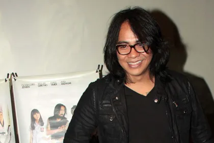 Jenuh Jadi Vokalis, Ferdi Element Main Film | KapanLagi.com: Video ...