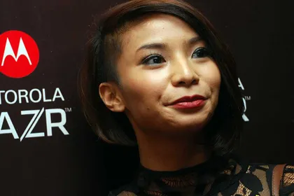 Rambut Skinhead, Shareefa Daanish Kehilangan Job? | KapanLagi.com ...