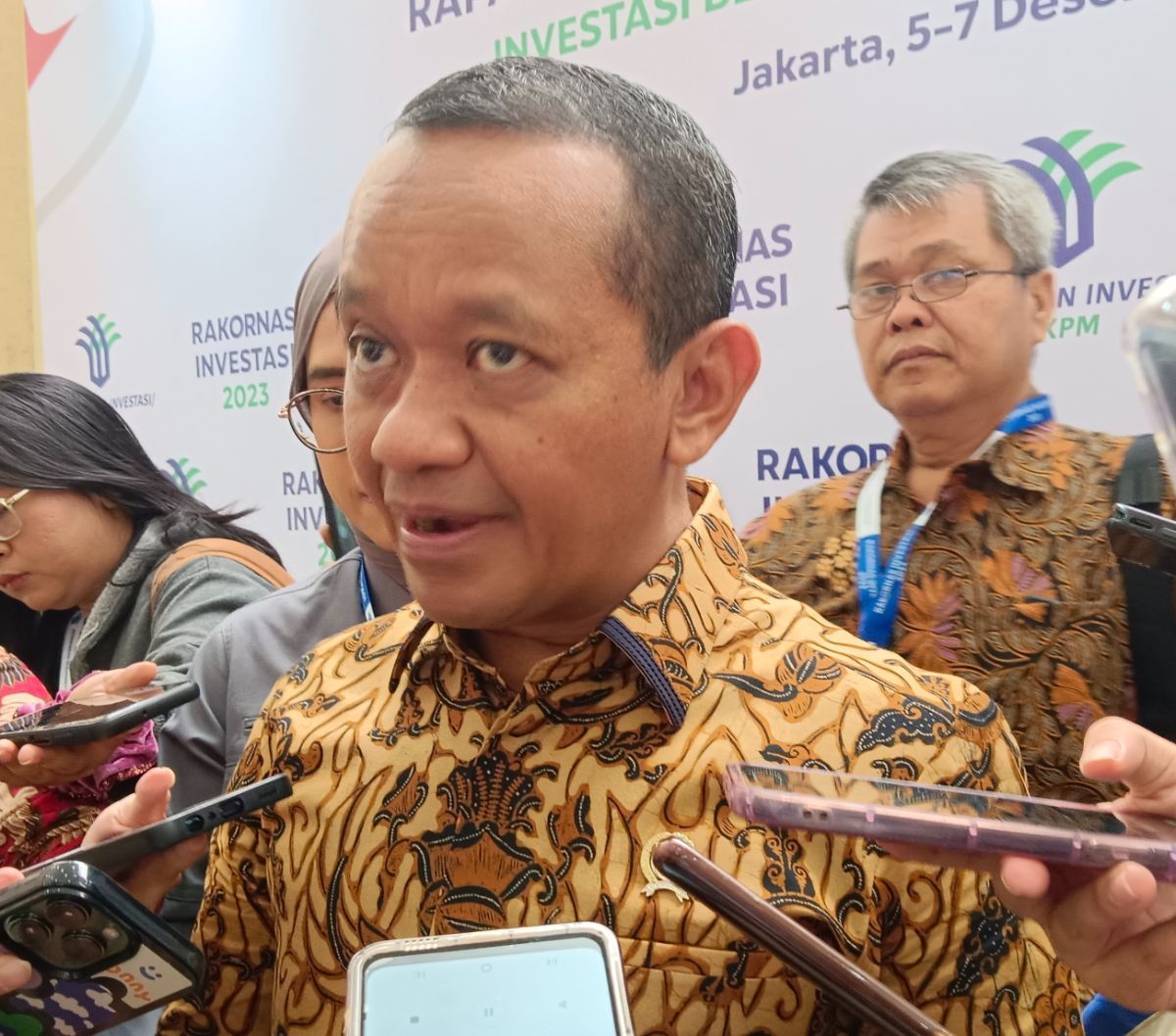 Menteri Bahlil Minta Tunjangan Kinerja PNS Bawahannya Setara Ditjen ... Menteri Bahlil Minta Tunjangan Kinerja PNS Bawahannya Setara Ditjen ...