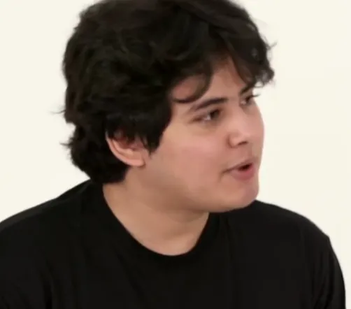 Penampilan Terbaru Aliando Bikin Netizen Syok