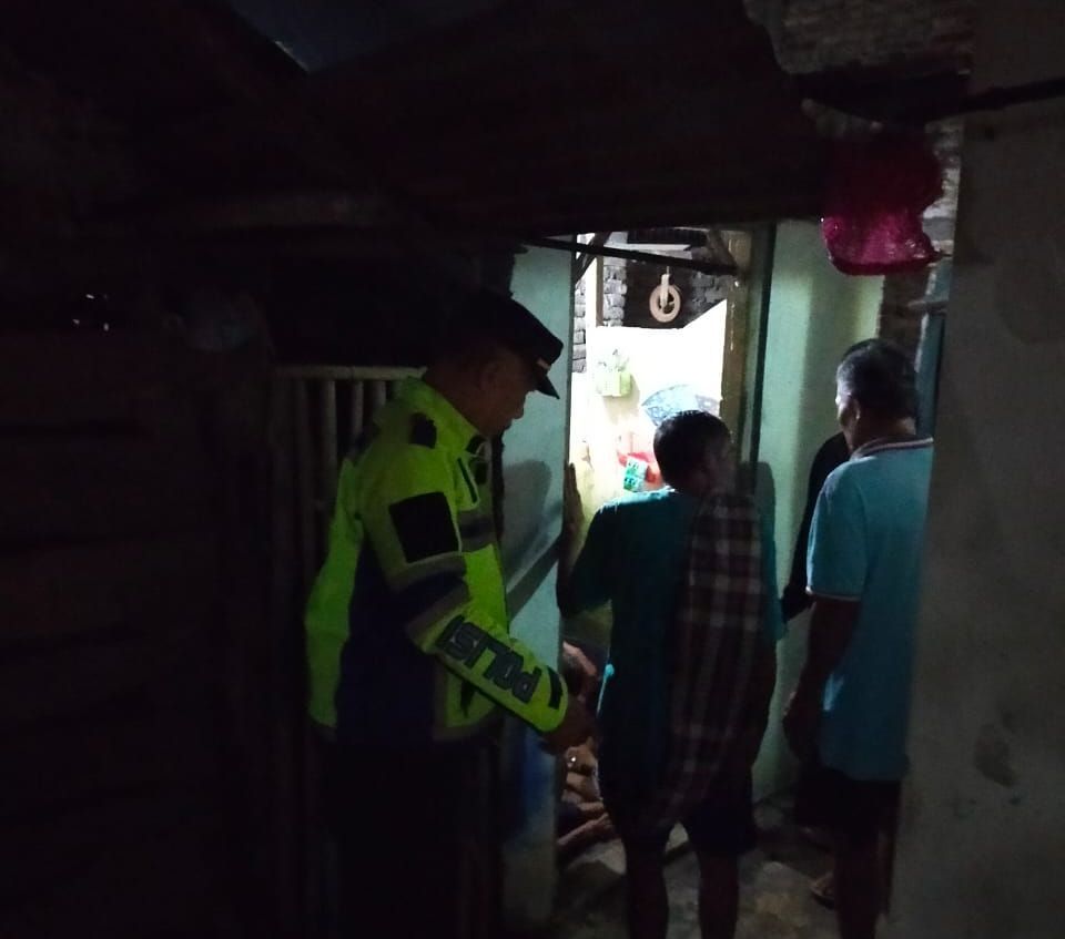 Diduga Bunuh Diri karena Bosan Hidup, Kakek 90 Tahun Ditemukan Tewas di ... Diduga Bunuh Diri karena Bosan Hidup, Kakek 90 Tahun Ditemukan Tewas di ...