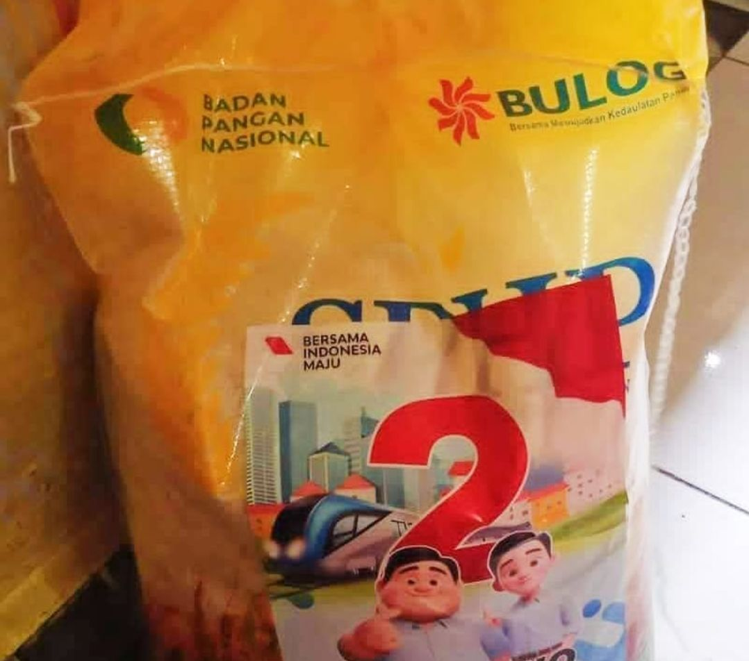 Penjelasan Bulog Usai Heboh Beras SPHP Ditempel Stiker Prabowo-Gibran
