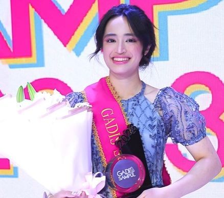 Putri Cantik Wakapolri Komjen Agus Andrianto Menang Gadis Sampul ...